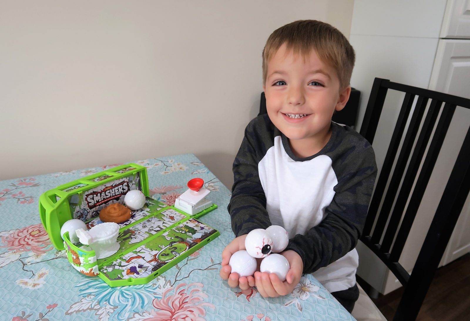 Smashers S2 GROSS Review - Mummy & Moose