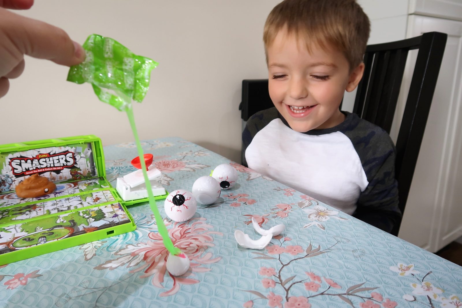 Smashers S2 GROSS Review - Mummy & Moose