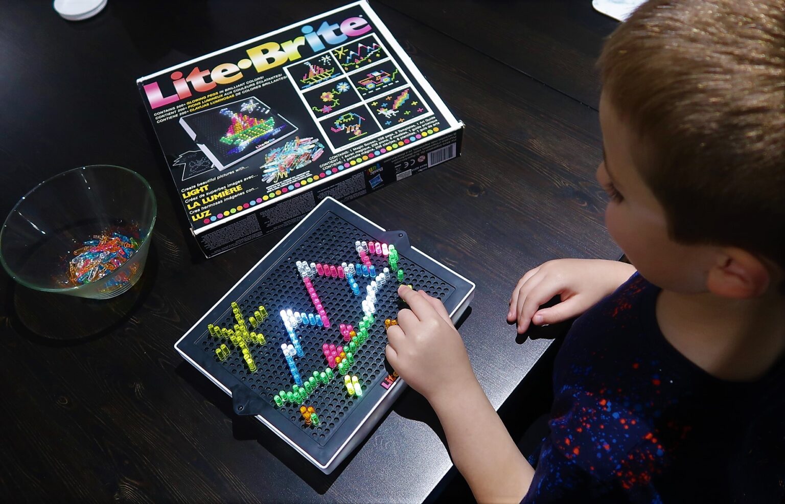 Review| Retro fun with Lite Brite - Mummy & Moose